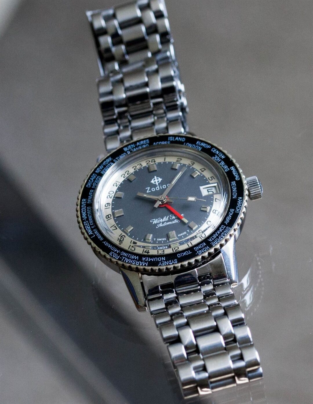 Zodiac World Time Automatic - Menta Watches- Buy Vintage and Modern ...